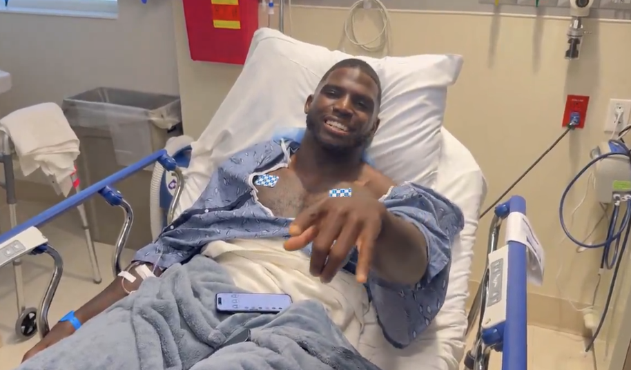 What Is a Dislocated Knee? Causes, Symptoms, Treatment — and Tyreek ...