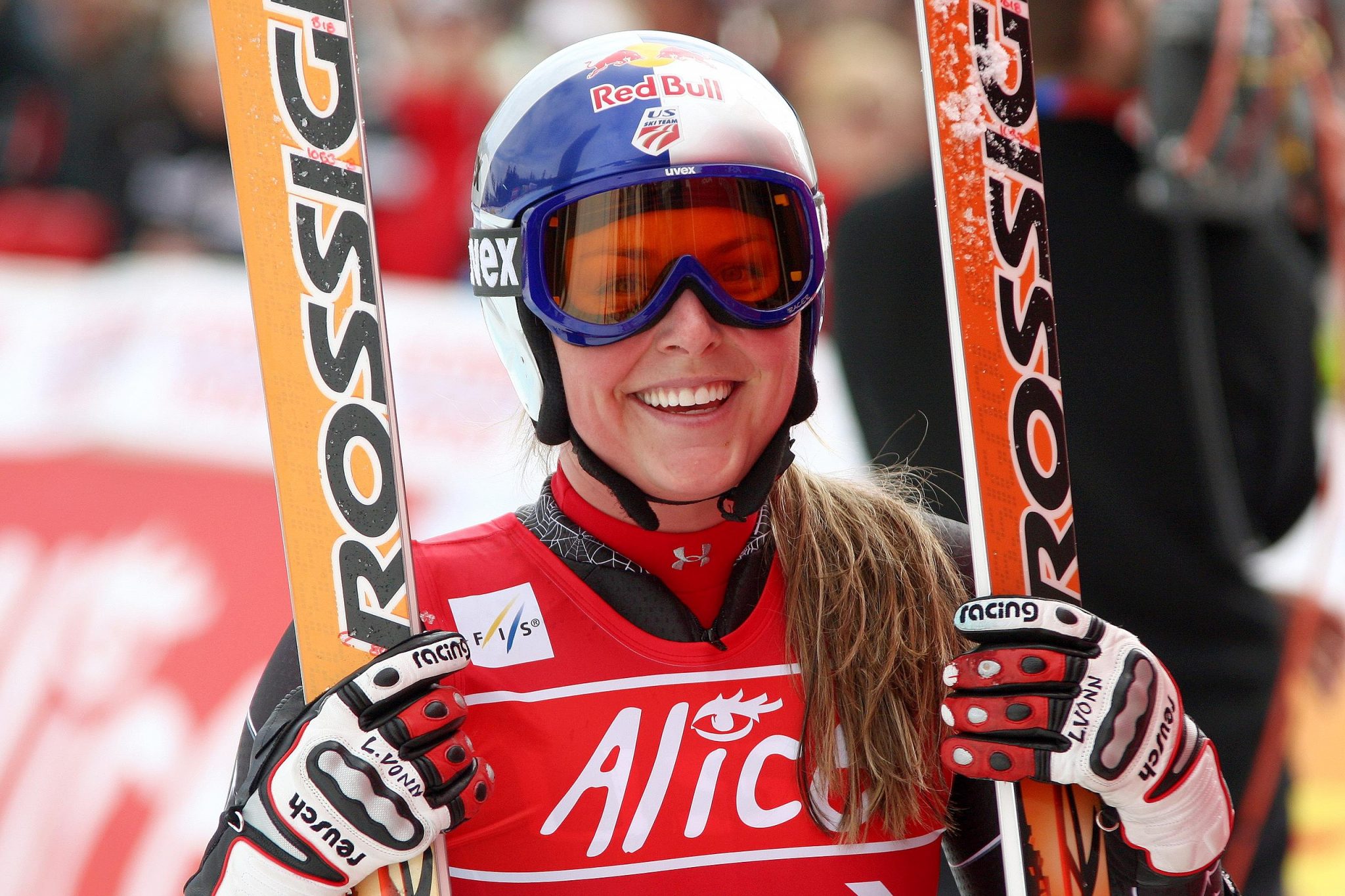 Lindsey Vonn completely ruptured ACL, still 'confident' to race at ...
